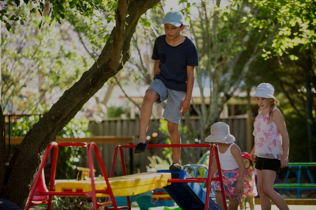 children-climbing-frame-2 | kidsafe Australia